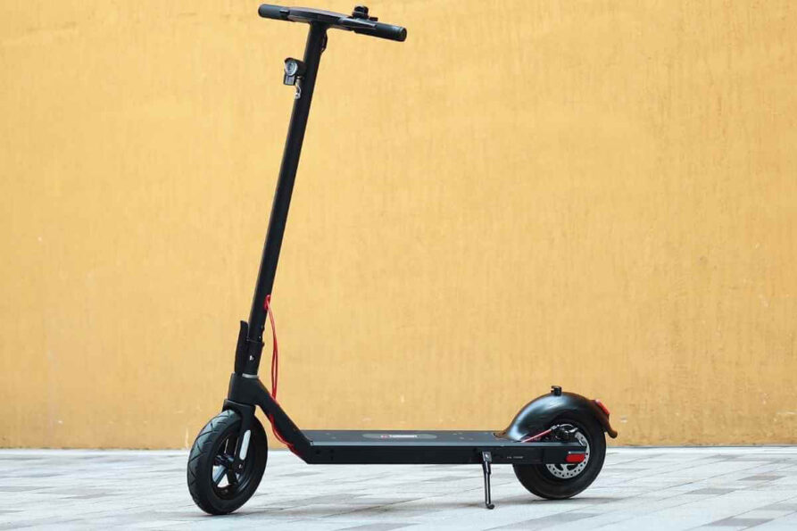 Turboant M10 Folding Electric Scooter: Good for Any Budget